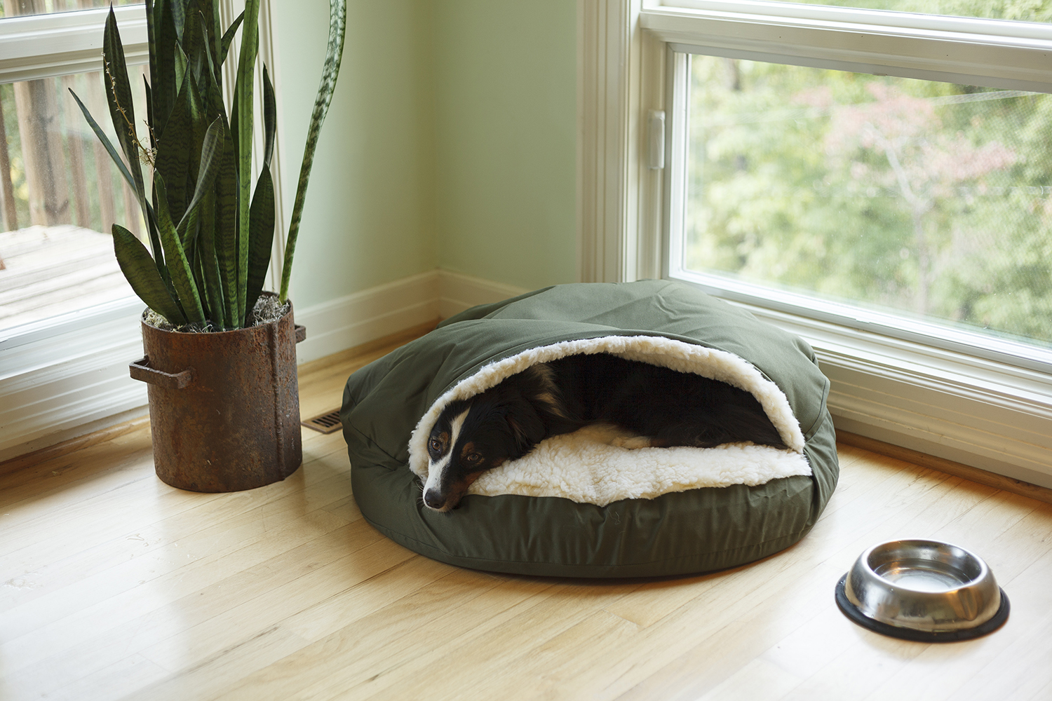 Snoozer Dog Beds | Dog Car Seats | Carriers | 100's of Fabrics